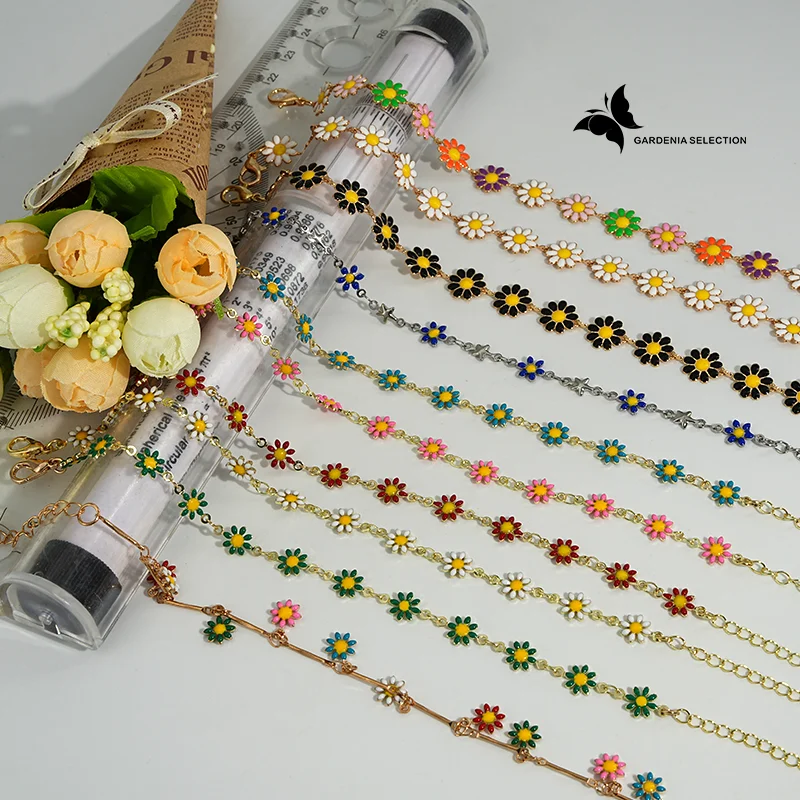 Colorful-daisy-bracelets-are-fresh-and-noble-and-are-best-in-spring-and ...