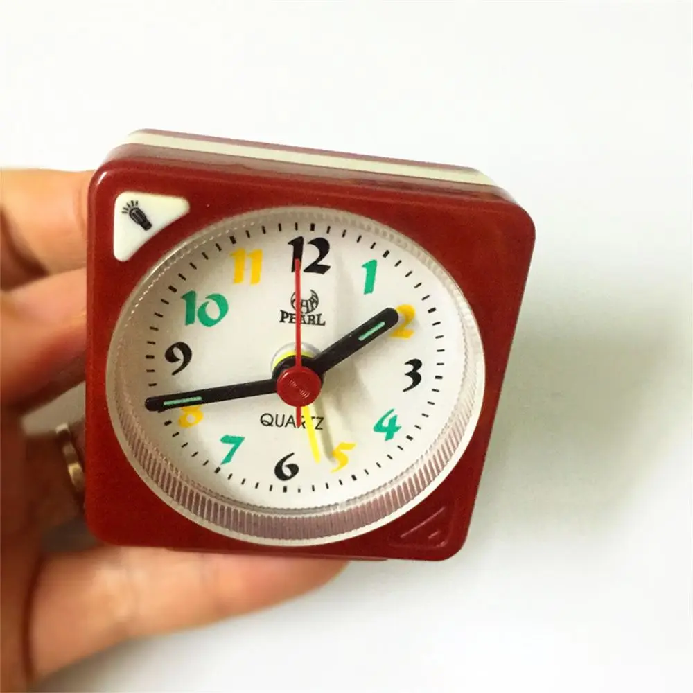 High Quality No Tick Battery Operated Alarm Clock Number Clock Bedside ...