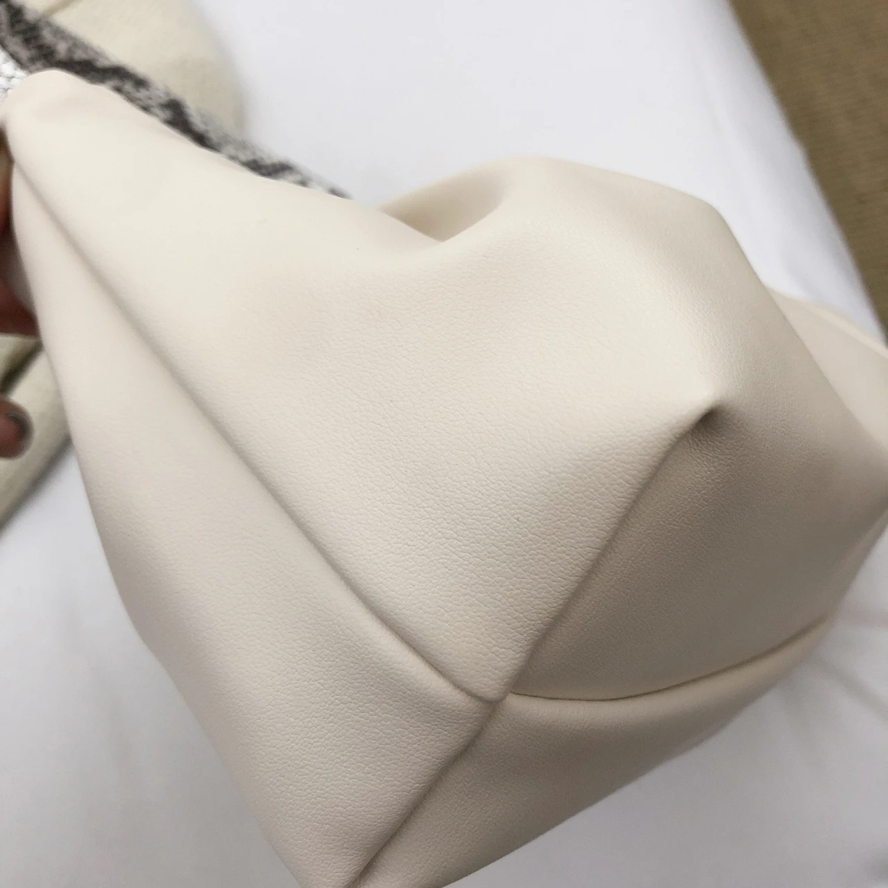 Must või valge käekott - Käekotid & õlakotid