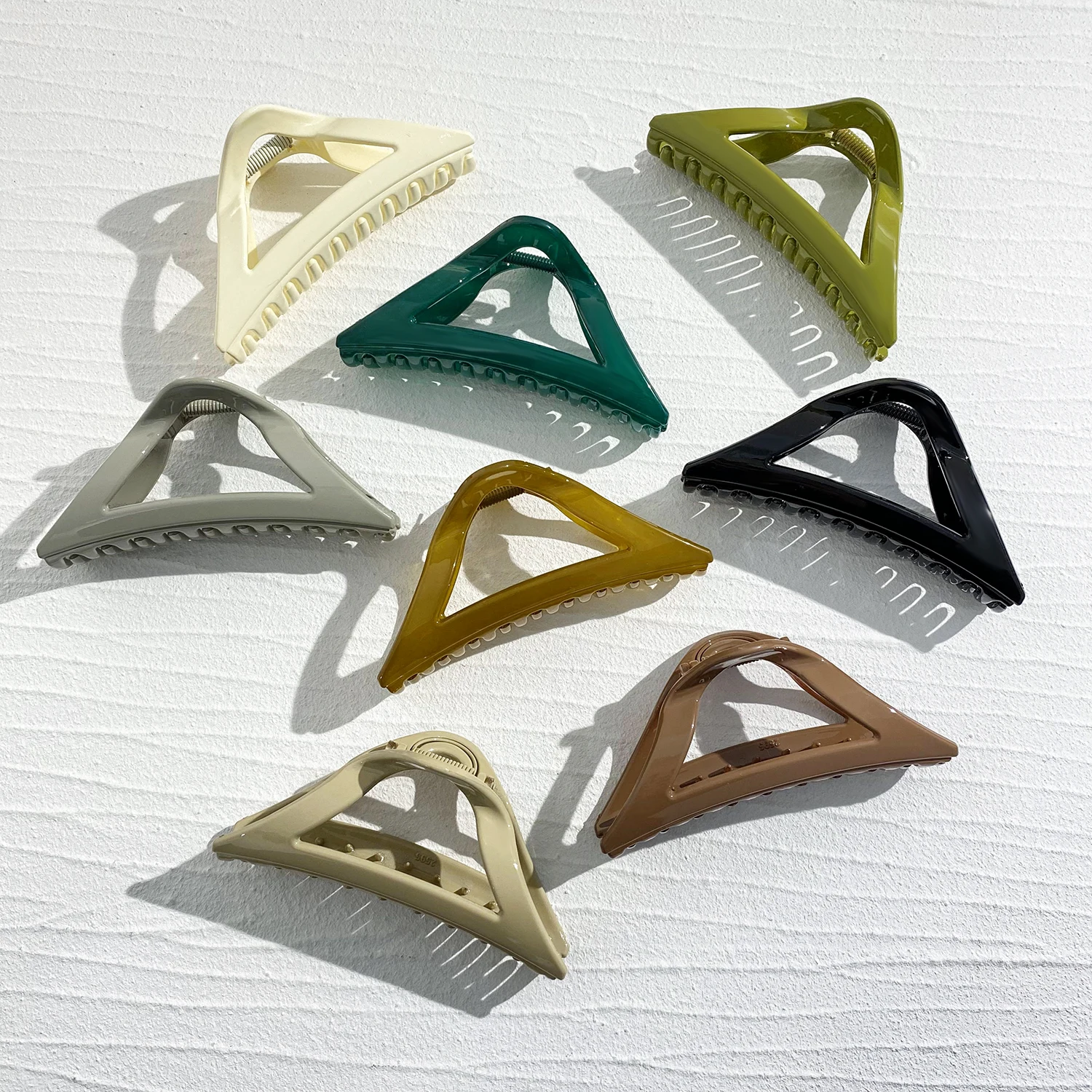 Solid-Color-Triangle-Shape-Hollow-Plastic-Large-Size-Hair-Claw-Clip-For ...
