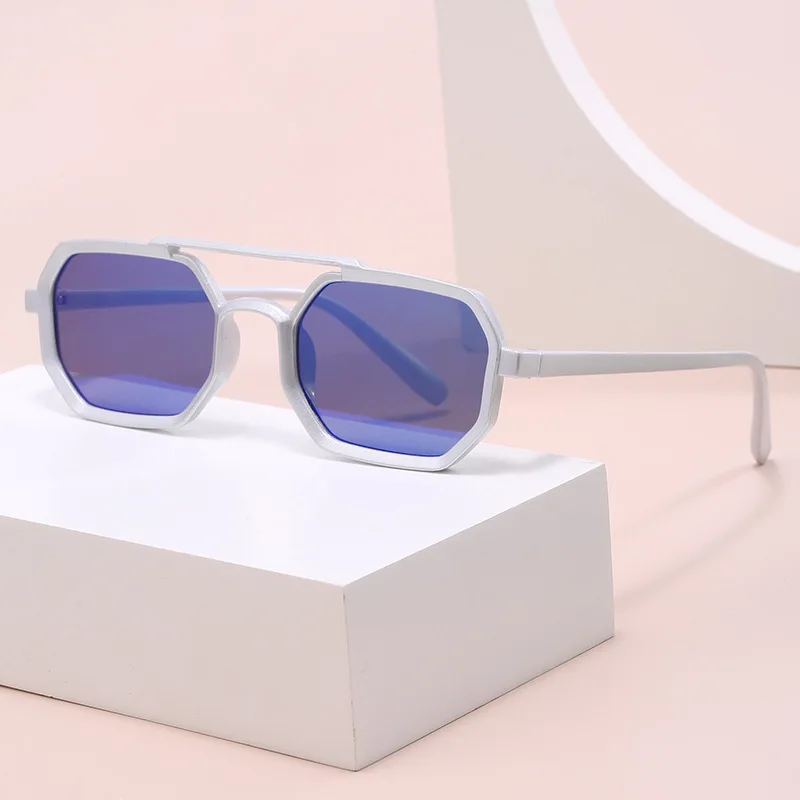 What Makes Marquis Logo a Timeless Choice for Fashion-Forward Individuals?