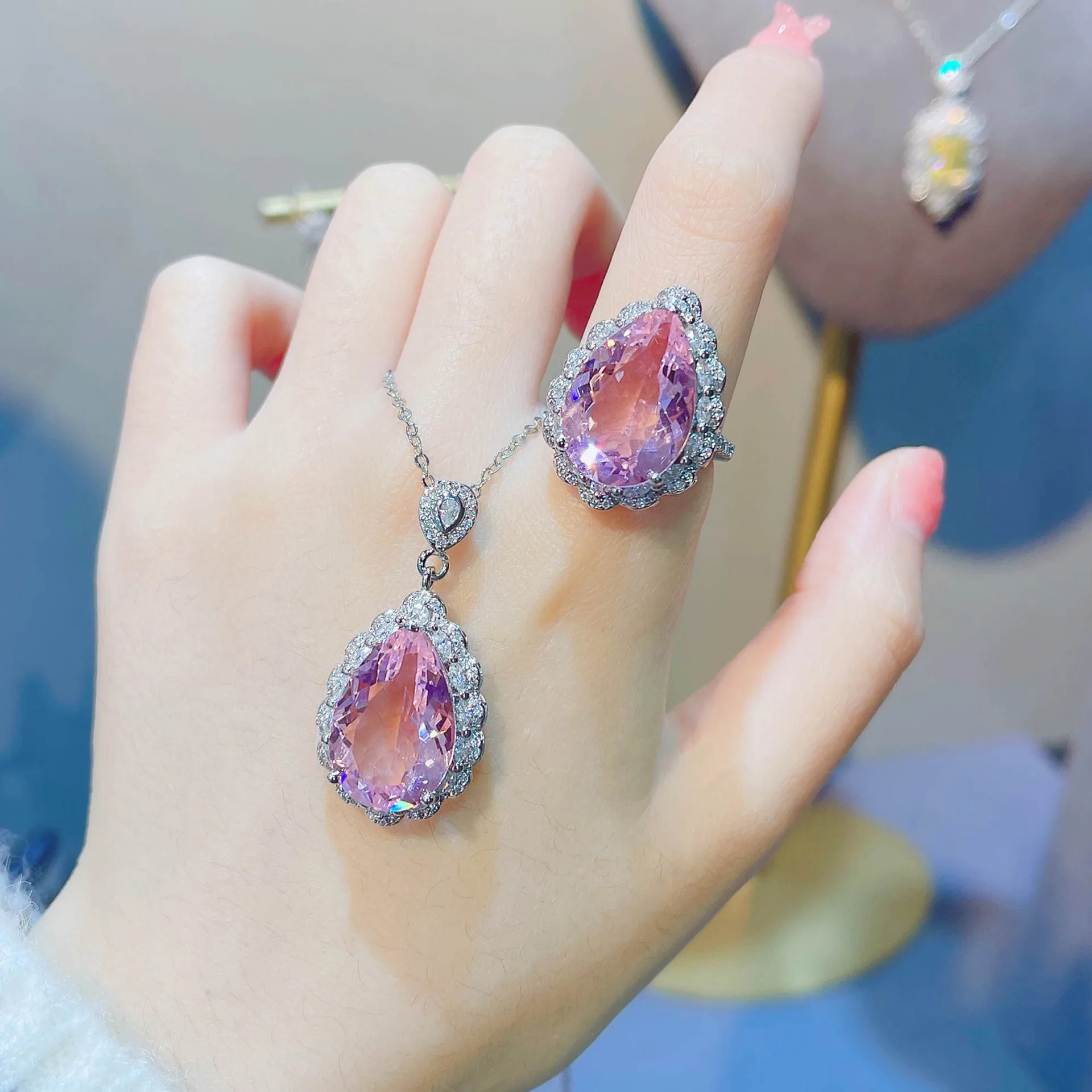 Luxury Gemstone Jewelry Sets 10*30mm Pink Crystal High