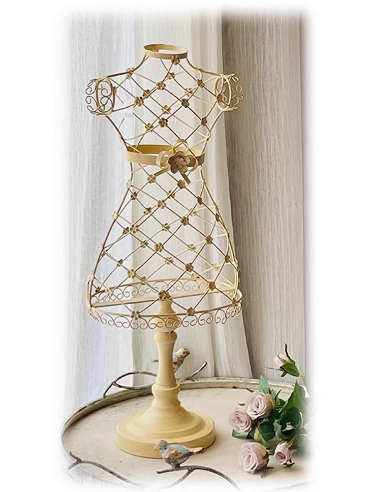 Rustic-Vintage-Metal-Mannequin-Unique-Iron-Display-Piece-for-Window ...