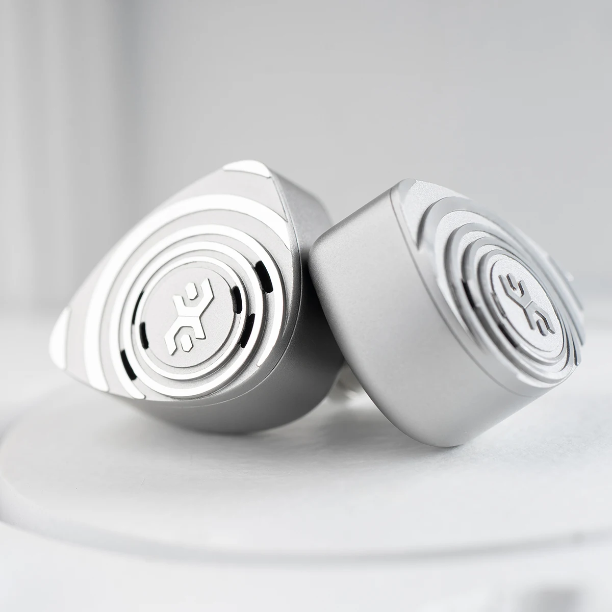 Elysian-Acoustic-Labs-Pilgrim-IEM-1-LSR-DD-3-Sonion-BA-Audio-M-sica ...