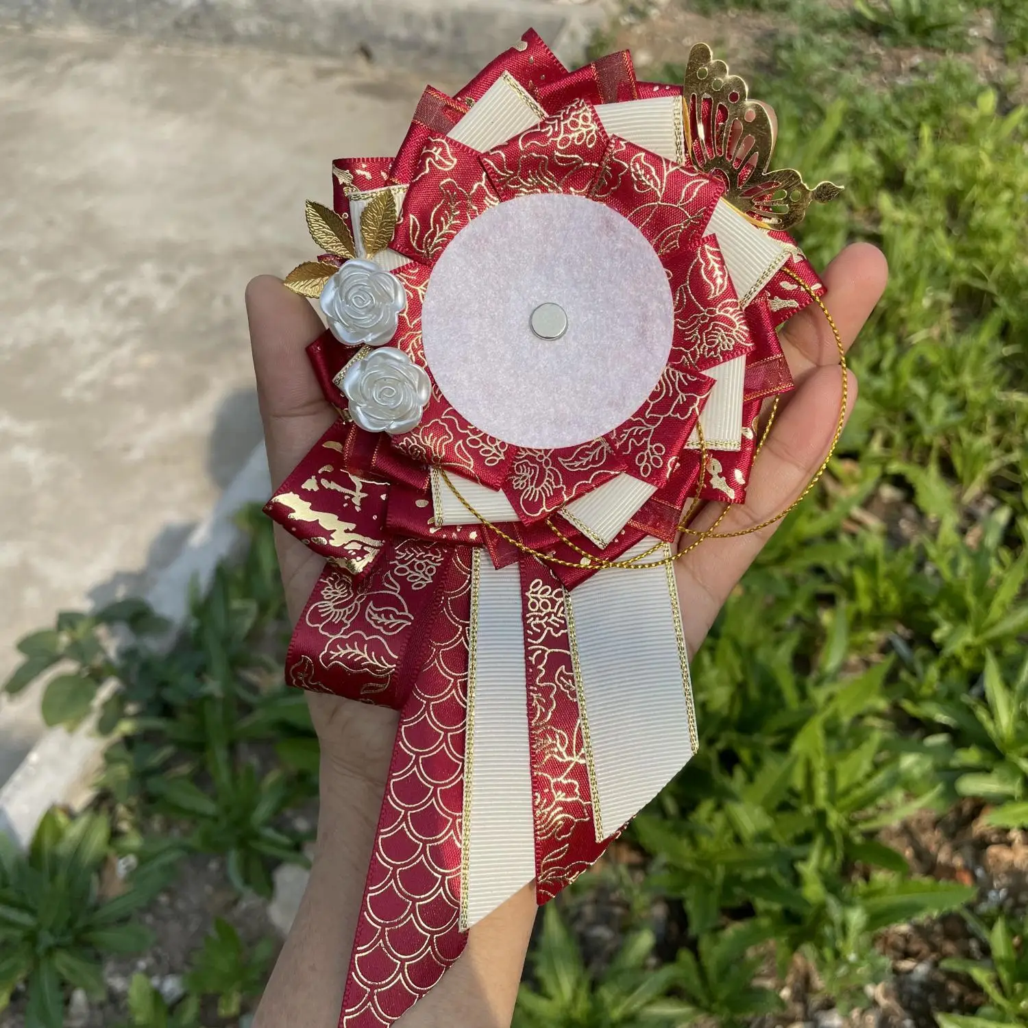 Handmade DIY Luxury White Itabag Badge Pins Holder Decorate Rosette ...