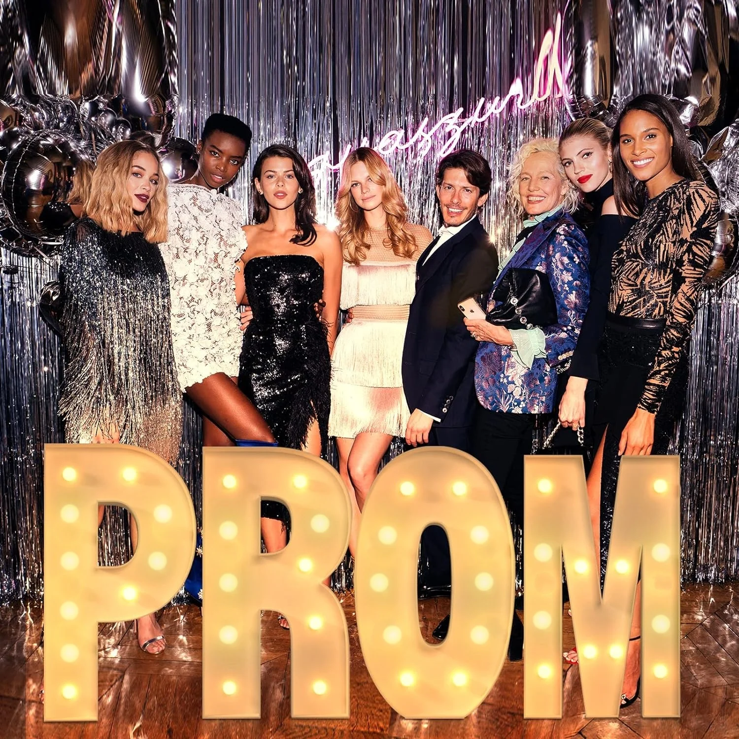 Marquee-gigante-de-letras-de-mosaico-com-luzes-quentes-letras ...