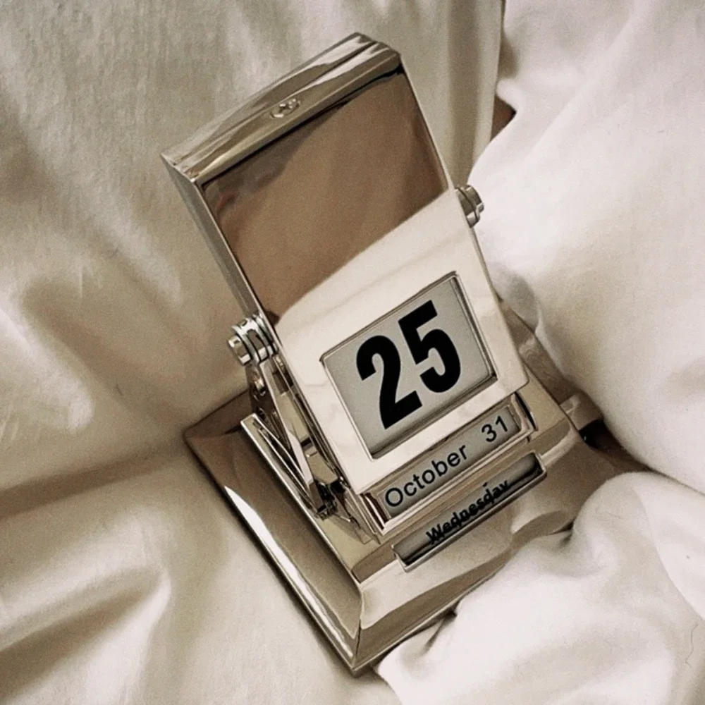 Ceremonial-Rotating-Calendar-High-grade-Metal-Desktop-Calendar-Simple ...