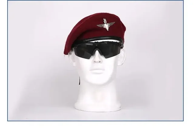 Boina Aerotransportada Do Exercito A Transferência Das Tropas