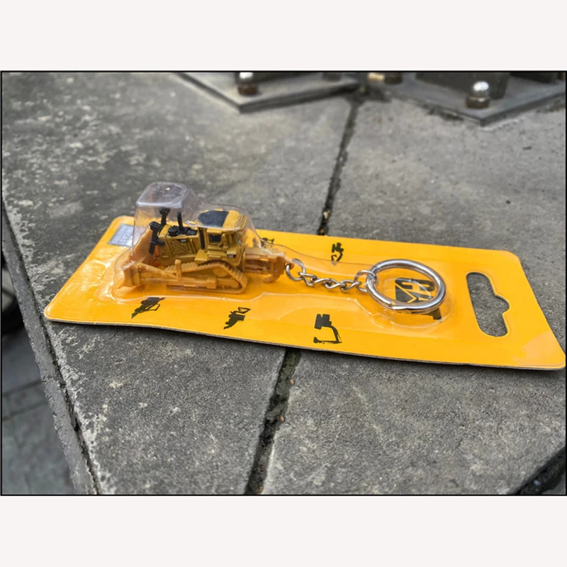 DM-85984-CAT-D8Track-Type-Tractor-Bulldozer-Model-Key-Chain-Adult ...
