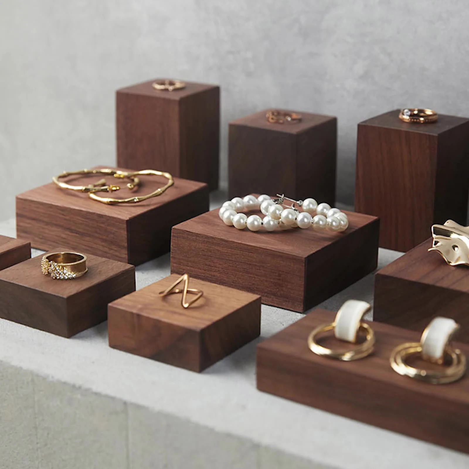 Walnut Wood Jewelry Displays Holder Rack | Wooden Jewellery Display ...