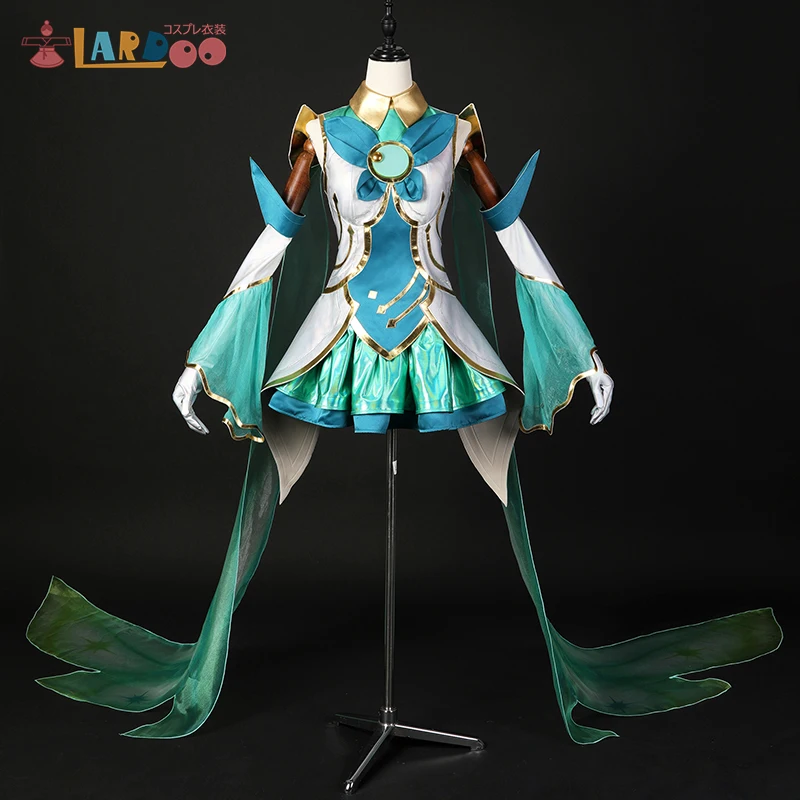 Sona Cosplay