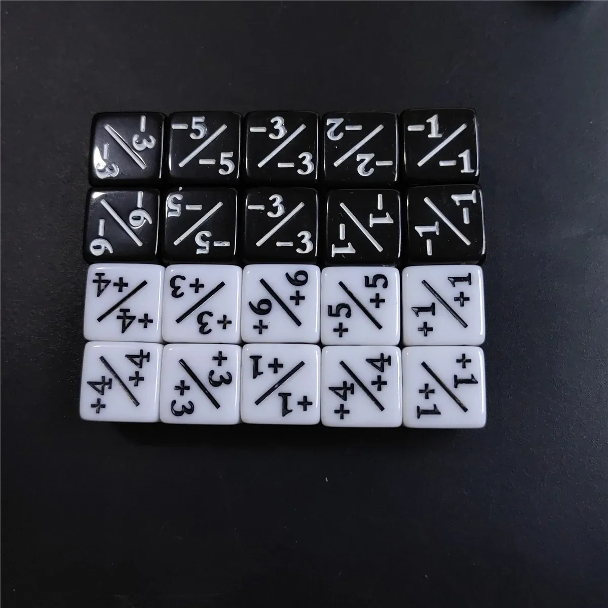 10pcs/set 1.6cm Dice +1/+1&-1/-1 Operation Black And White Teaching ...