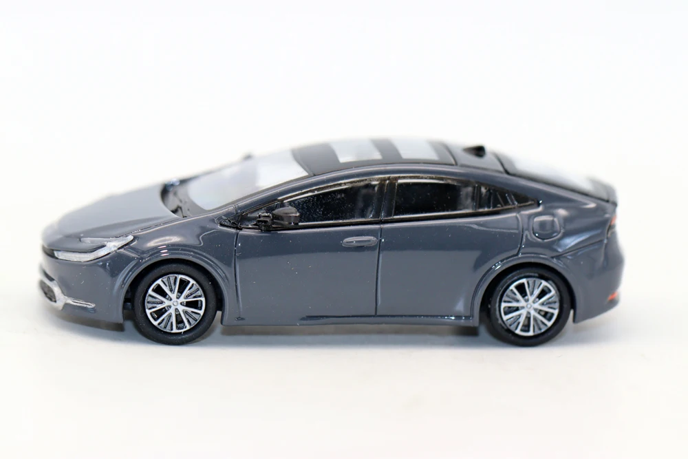 New 1:64 2023 Prius Car Diecast Alloy Toy Simulation Model By PARA64 ...