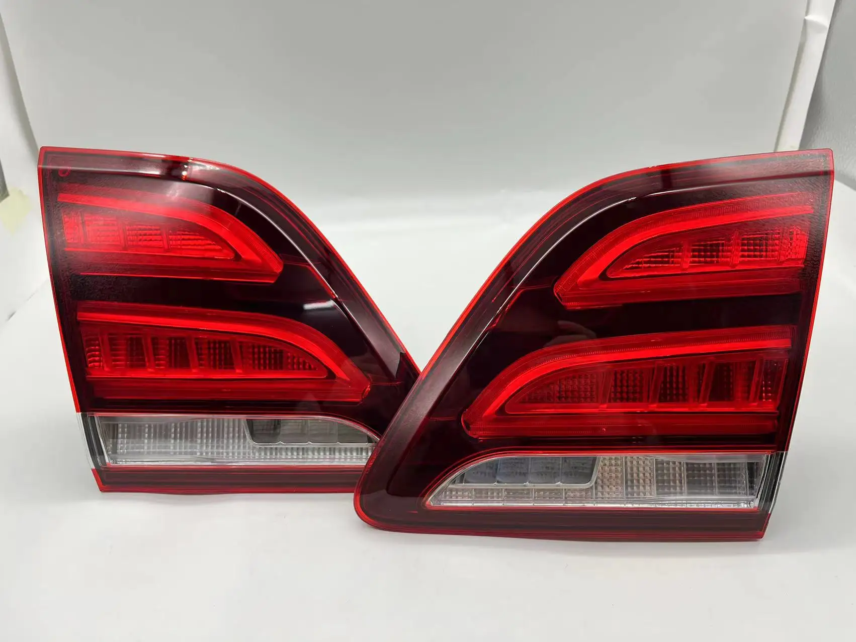 OEM; A1669065901 A1669066001 For the Left Right Combination Tail Lamp ...