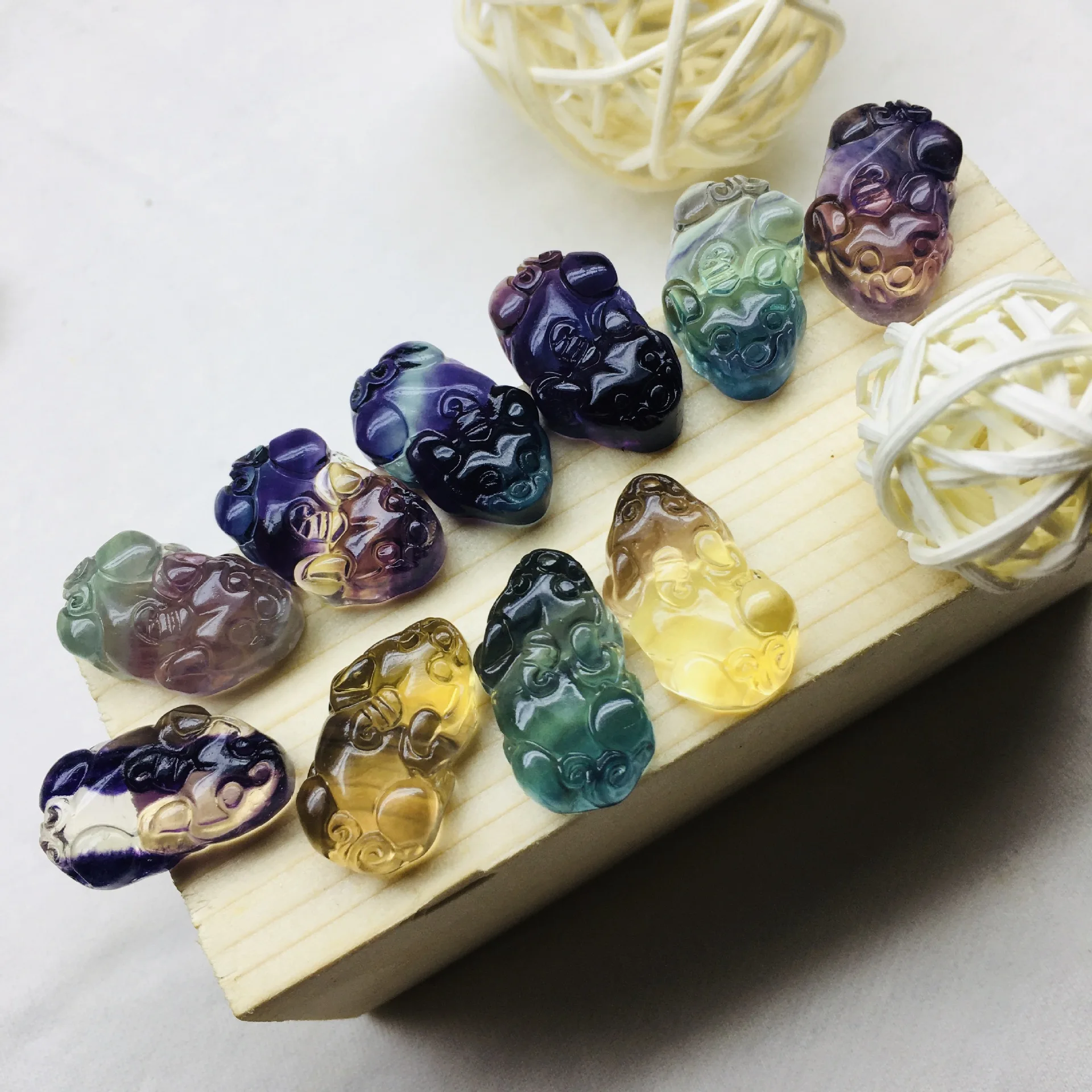 Brave-Troops-Natural-Stone-Rainbow-Fluorite-Mythical-Wild-Animal-Pixiu ...