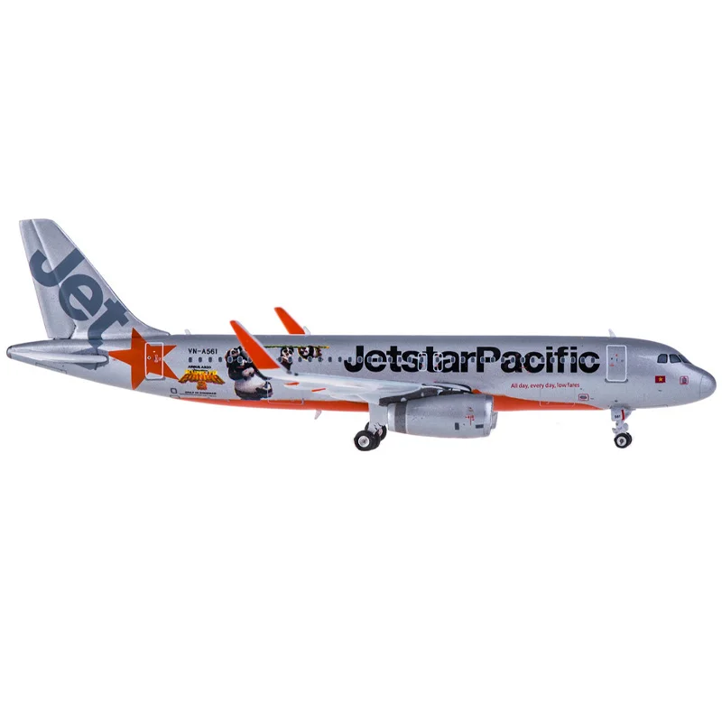Phoenix-1-400-Jetstar-Airways-Boeing-Airbus-A320-VN-A561-Airplane-Model ...