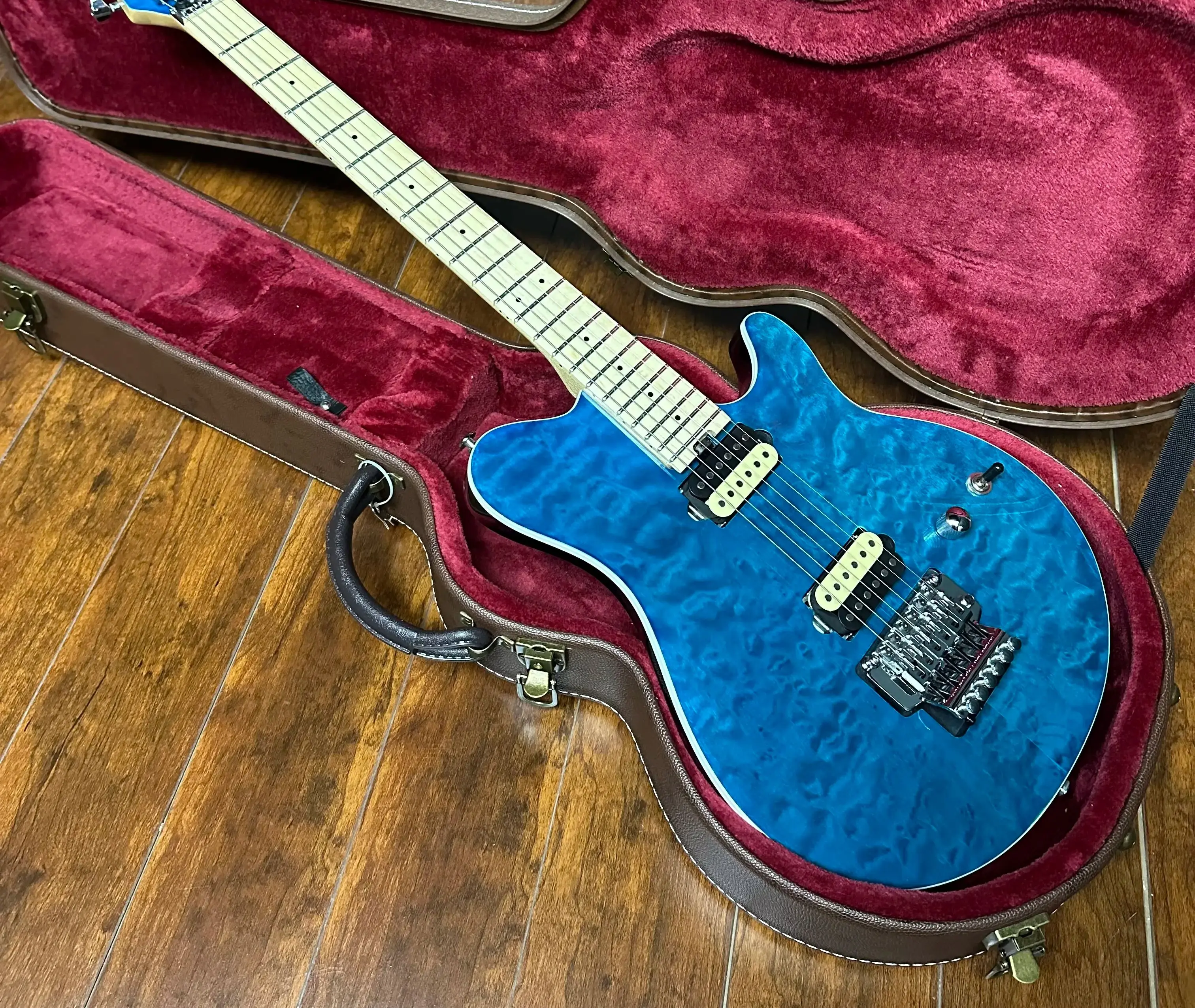 Blue-Color-water-ripple-electric-guitar-Maple-fingerboard-fast-shipping.jpg