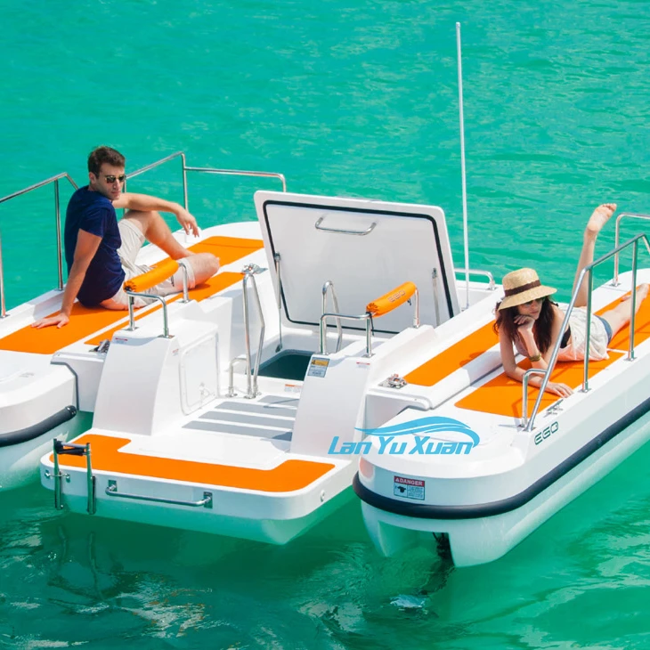 COMPACT-SEMI-SUBMARINE-a-bottom-glass-view-pontoon-Aluminum-boat.jpg