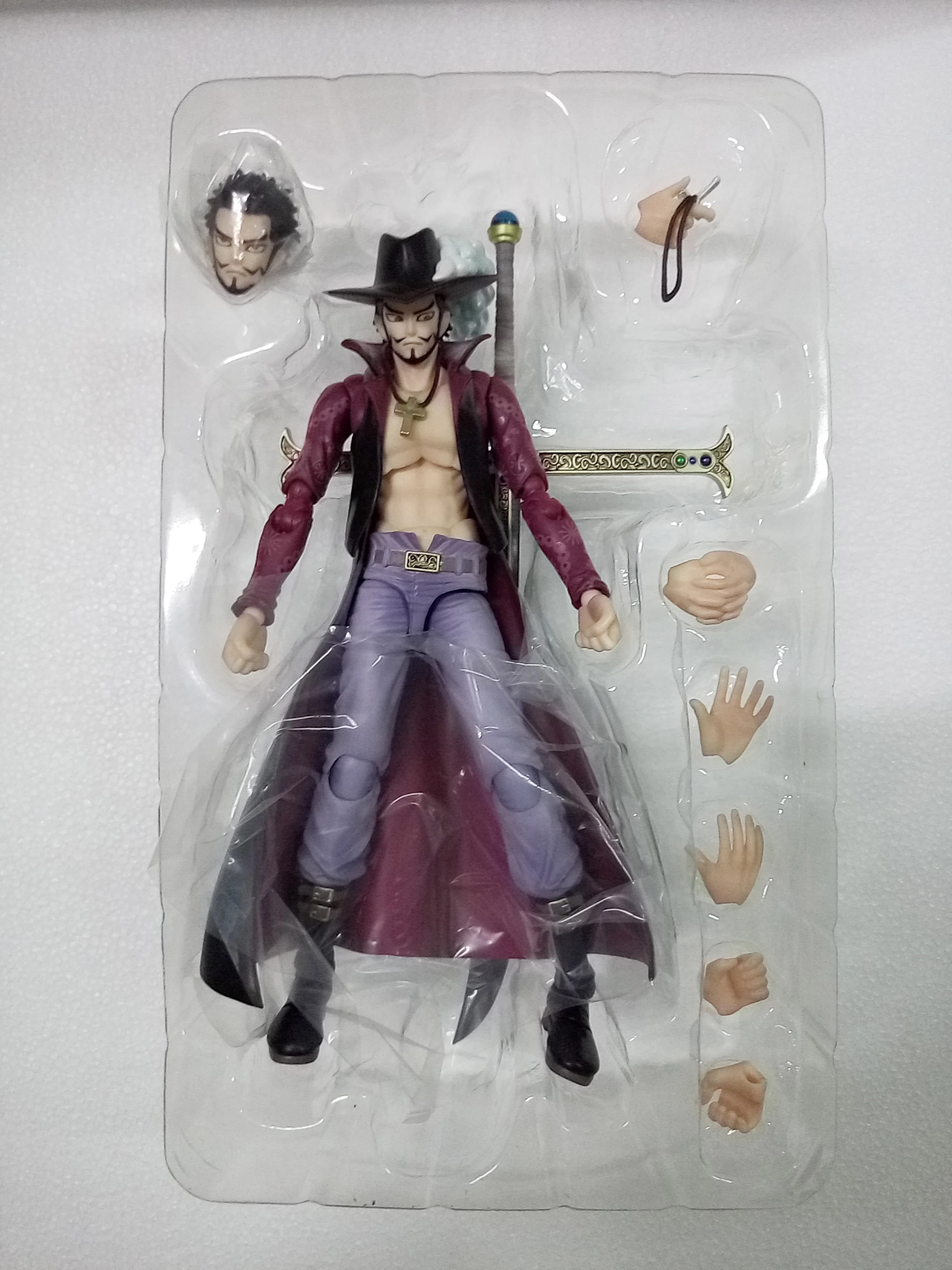 One Piece: Figura de PVC de héroe de acción variable Dracule Mihawk ...