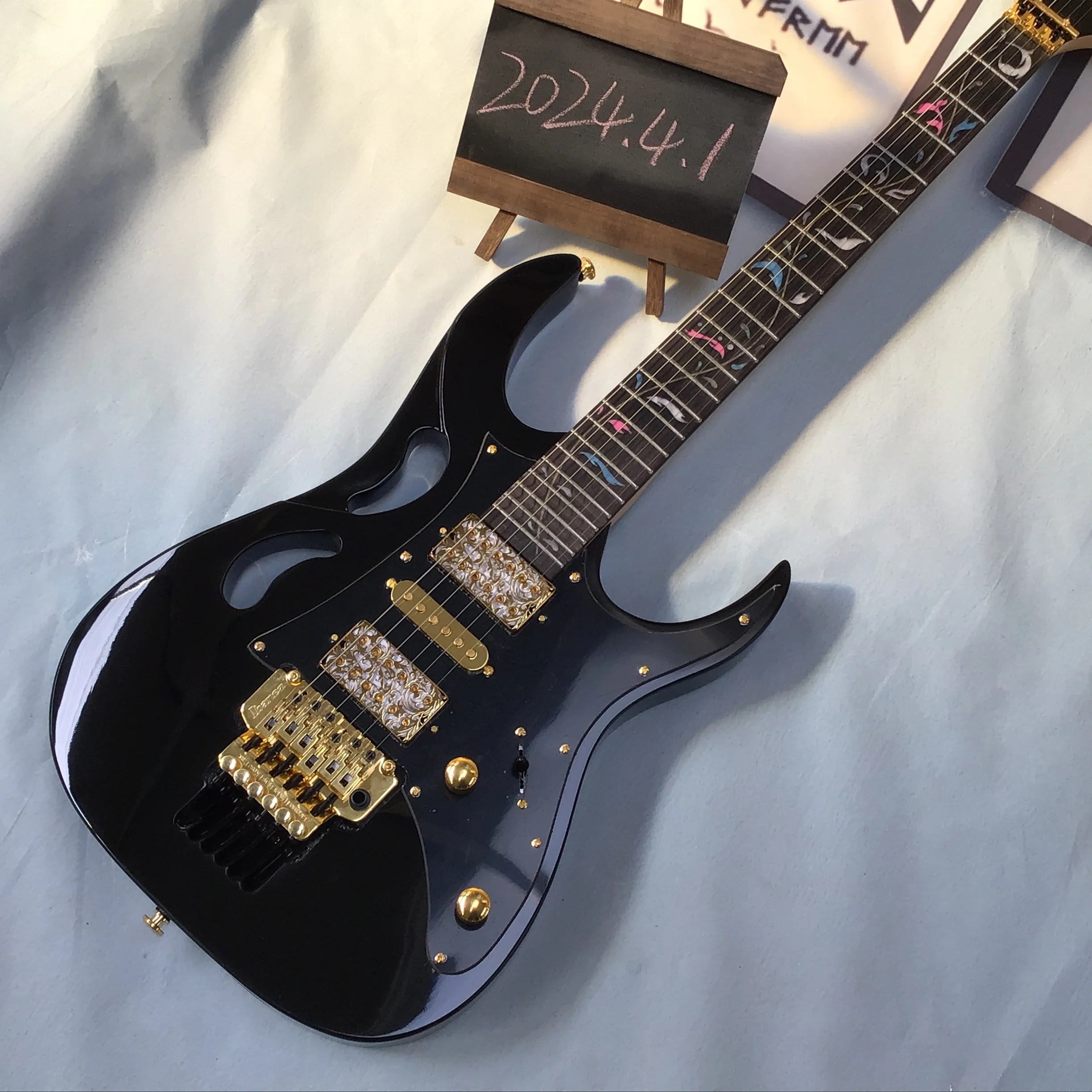 Guitarra-el-ctrica-de-caoba-negra-cuerpo-festoneado-tama-o-Universal ...