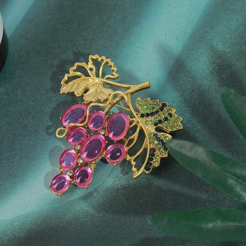 SKEDS-Vintage-Classic-Women-Men-Grape-Resin-Stone-Brooches-Pins-Unisex ...