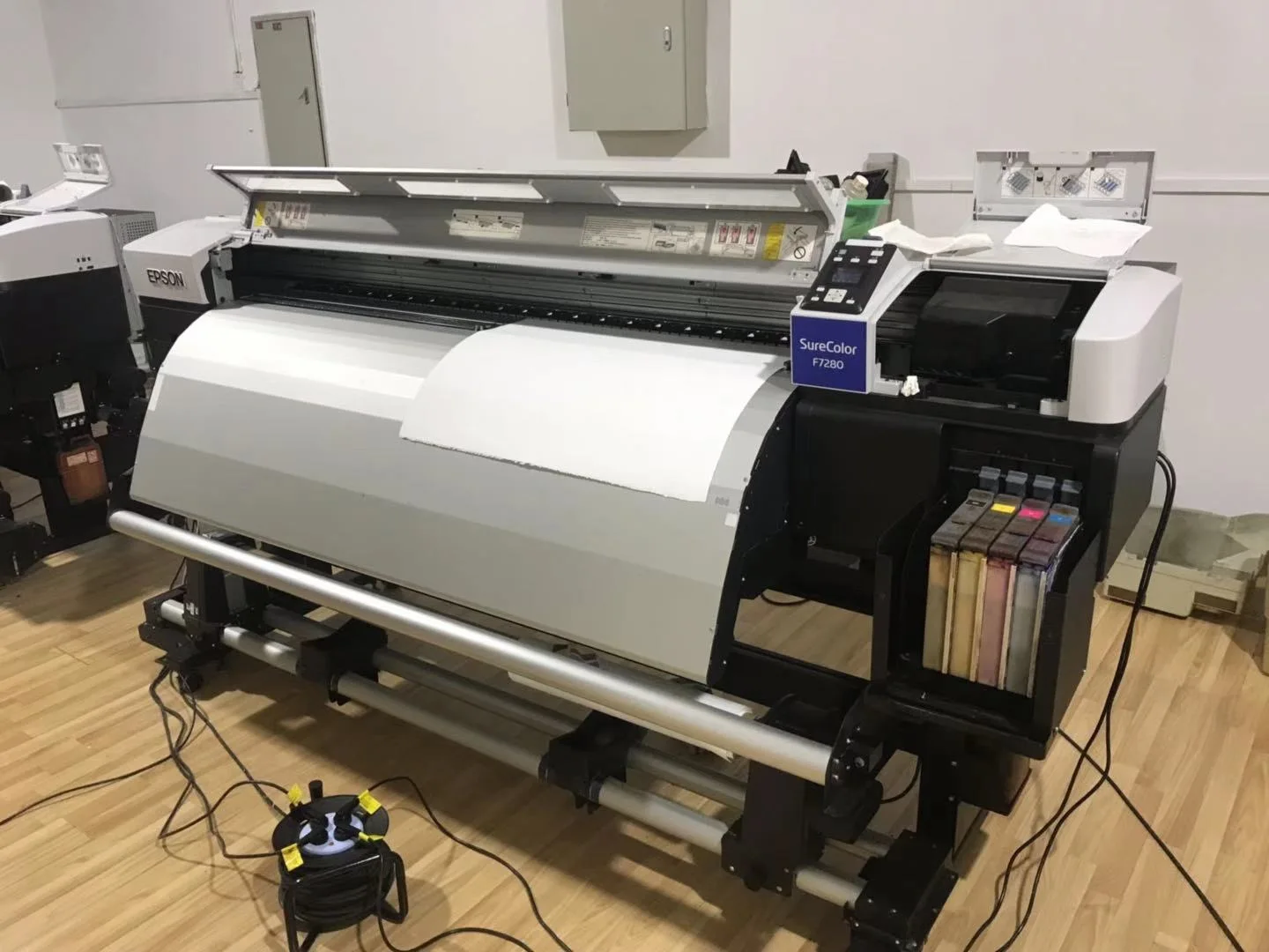 Second-Hand-Sure-color-F7280-large-format-inkjet-printer-for-textile ...