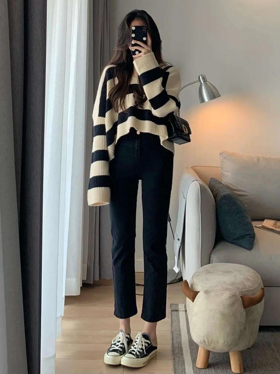 플리스 안감 슬림 핏 슬림 핏 청바지 여성용 스트레이트 청바지 슬림 블랙 레트로 홍콩 풍미 파이프 팬츠 가을 겨울