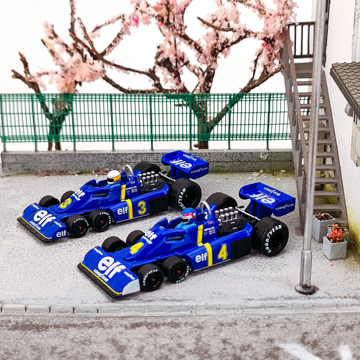 MINIGT-1-64-583-584-F1-Tyrrell-P34-diecast-model-car.jpg