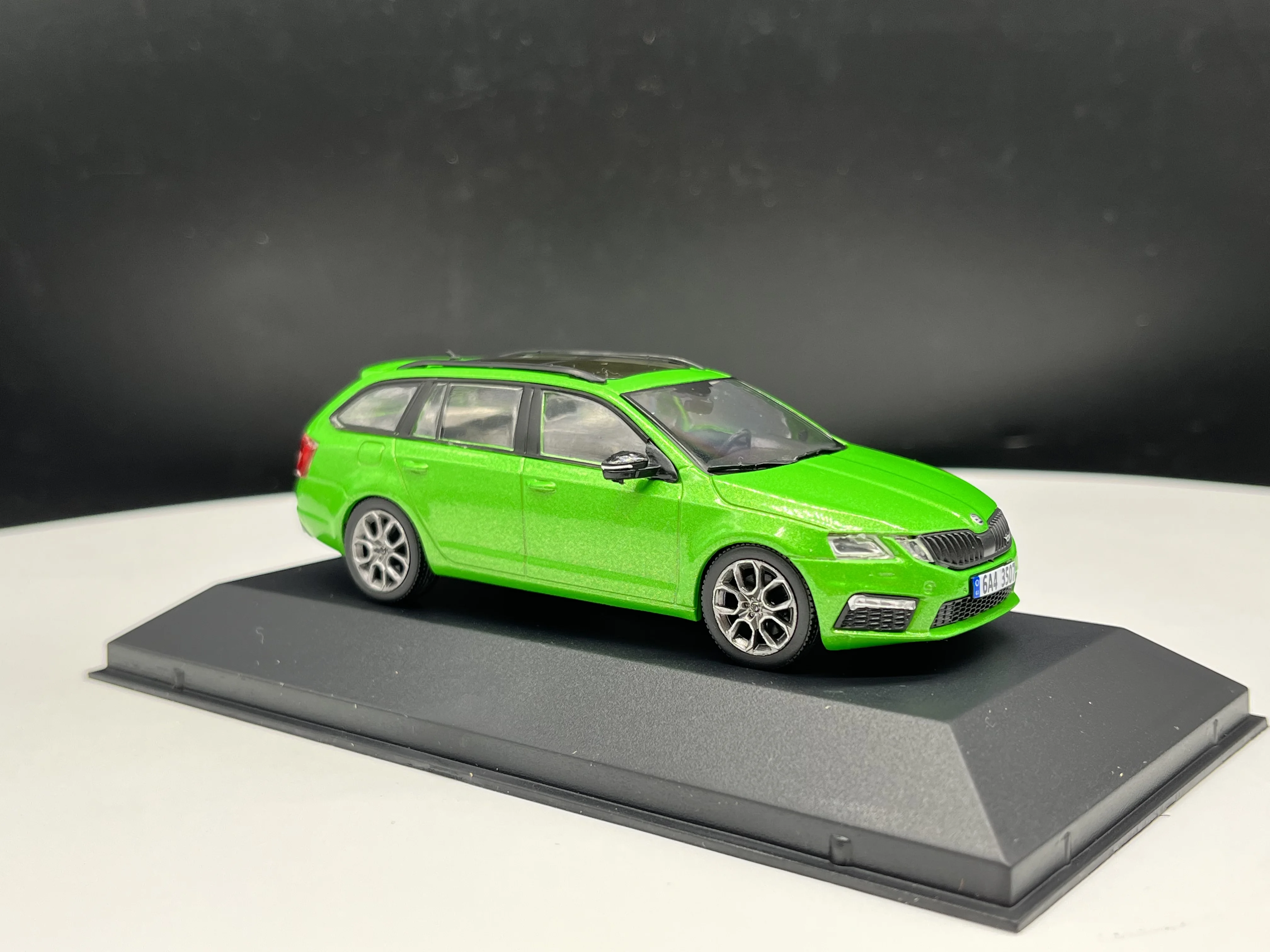1-43-Scale-Skoda-Octavia-RS-III-Alloy-Car-Model-Collectible-Furnishing-Ornament-Souvenir-Adult ...