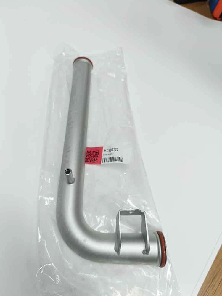 Iron Coolant Water Outlet Bypass Pipe For Mitsubishi Pajero Montero ...