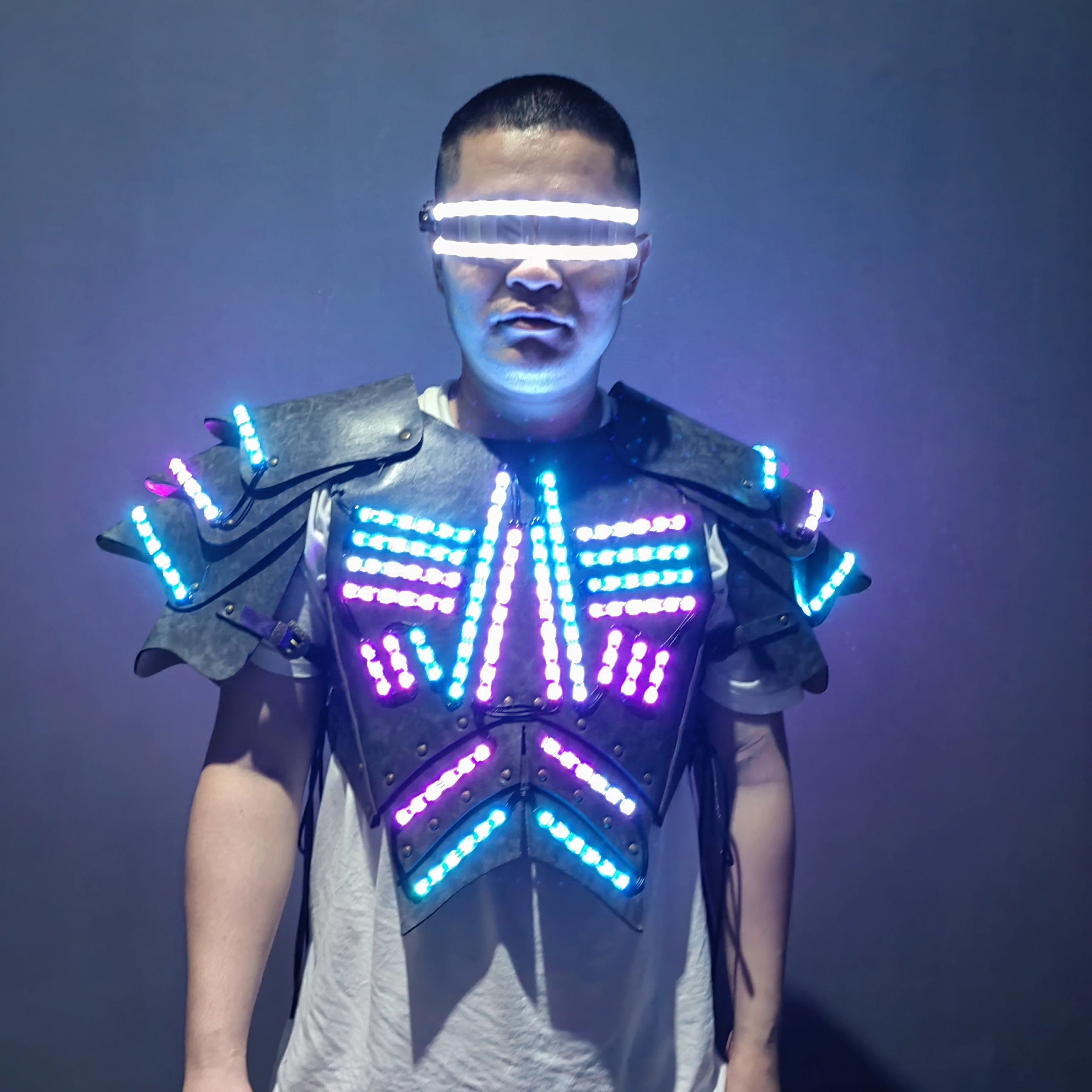 Disfraz-de-Cosplay-de-armadura-LED-luminosa-chaleco-de-actuaci-n-de ...
