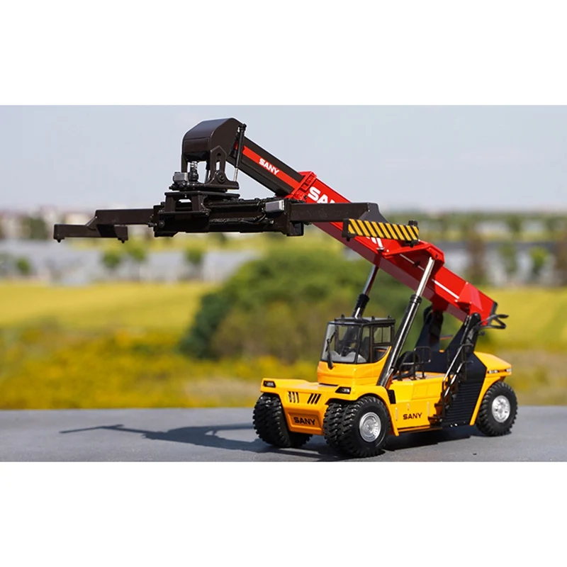 1-50-Engineering-vehicle-alloy-die-casting-model-SANY-Container-crane ...