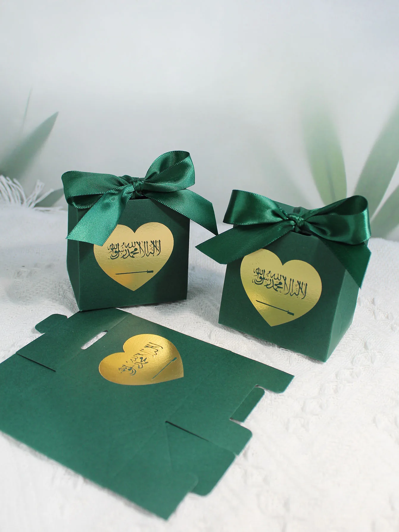 Green-Heart-Shaped-Gift-Boxes-with-Arabic-Calligraphy-Perfect-for-Saudi ...