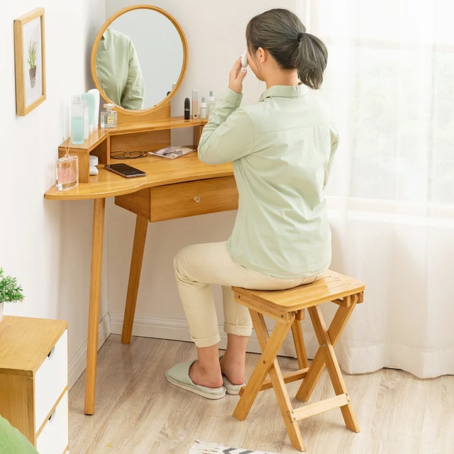 Simple Dressing Table With Mirror