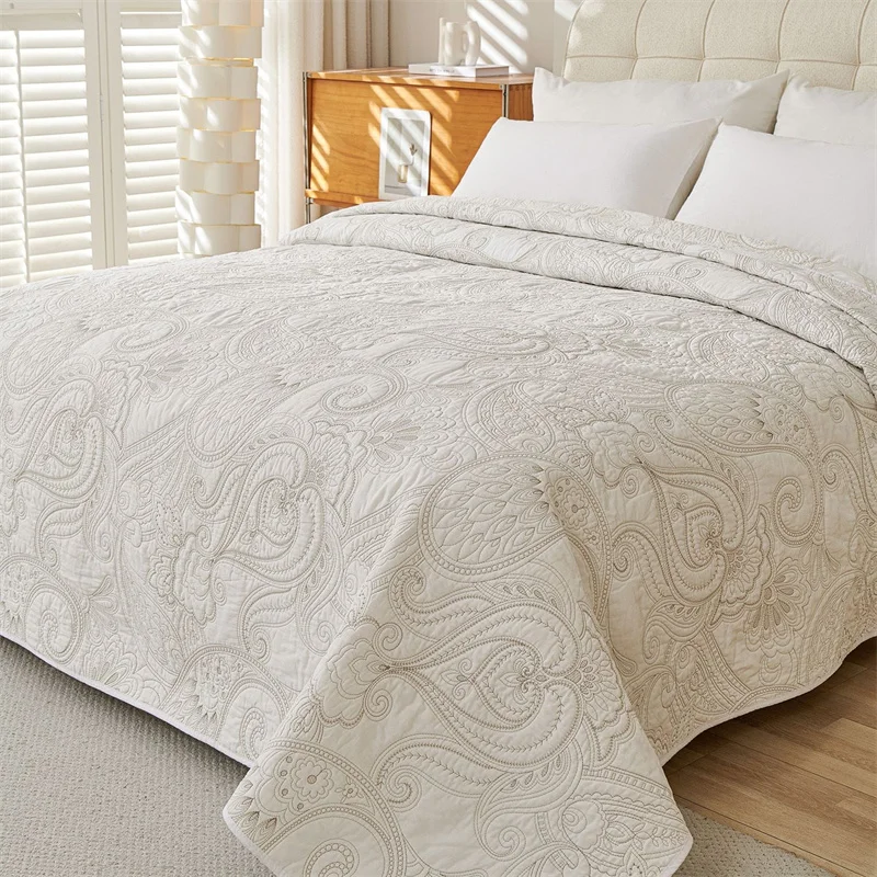 Cotton Quilting Bedspread on the Bed Embroidered Bed Cover Linen ...