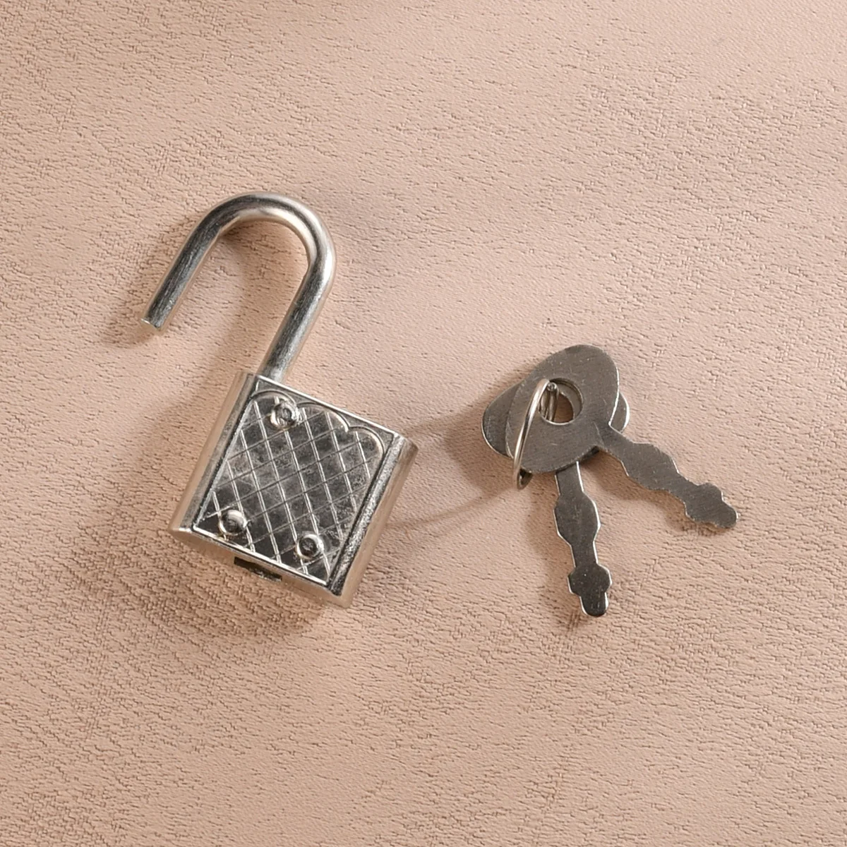 Mini-Alloy-Ruyi-Padlock-Children-sModern-Door-Head-Small-Cabinet-Toy ...