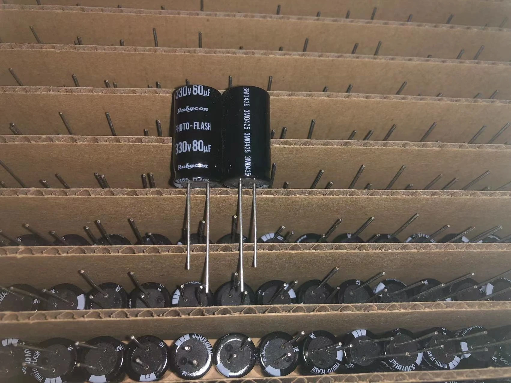 10pcs JAPAN 80uF 330V Rubycon Photo Flash Capacitor 13x26.5mm ...