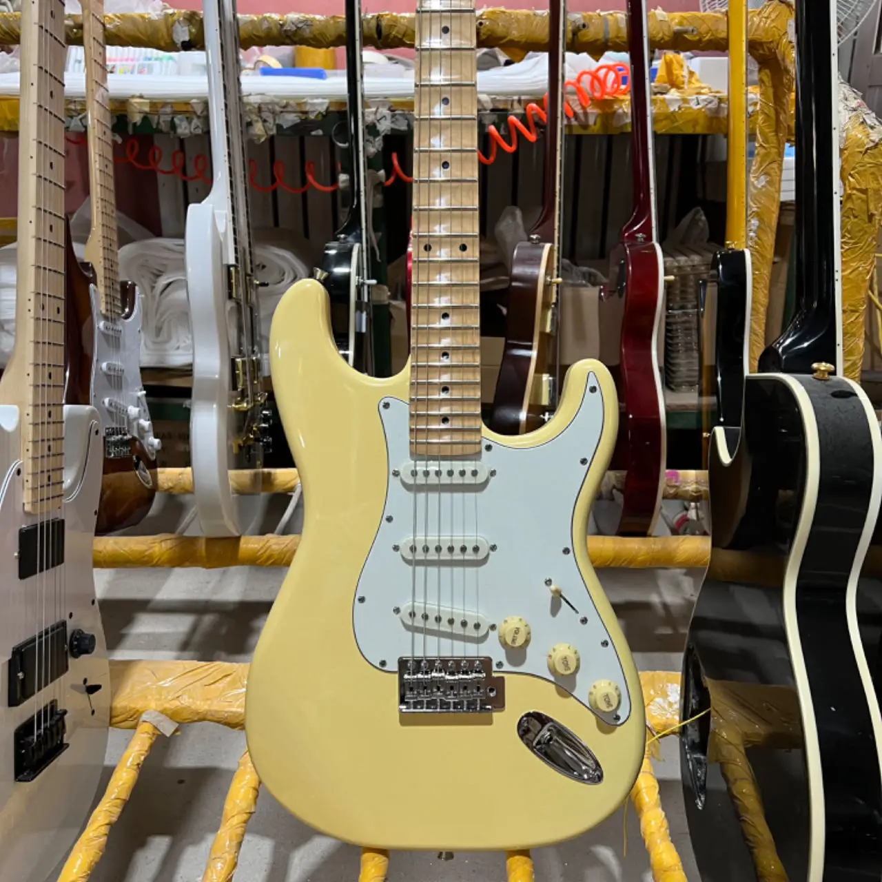 ST-Guitarra-el-ctrica-de-cuerpo-de-caoba-diapas-n-festoneado-de-Arce ...