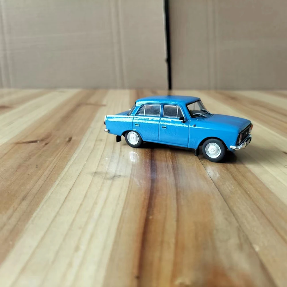 The-Paint-Has-Rashes-Russian-Diecast-1-43-Scale-Moskvich-412-028 ...