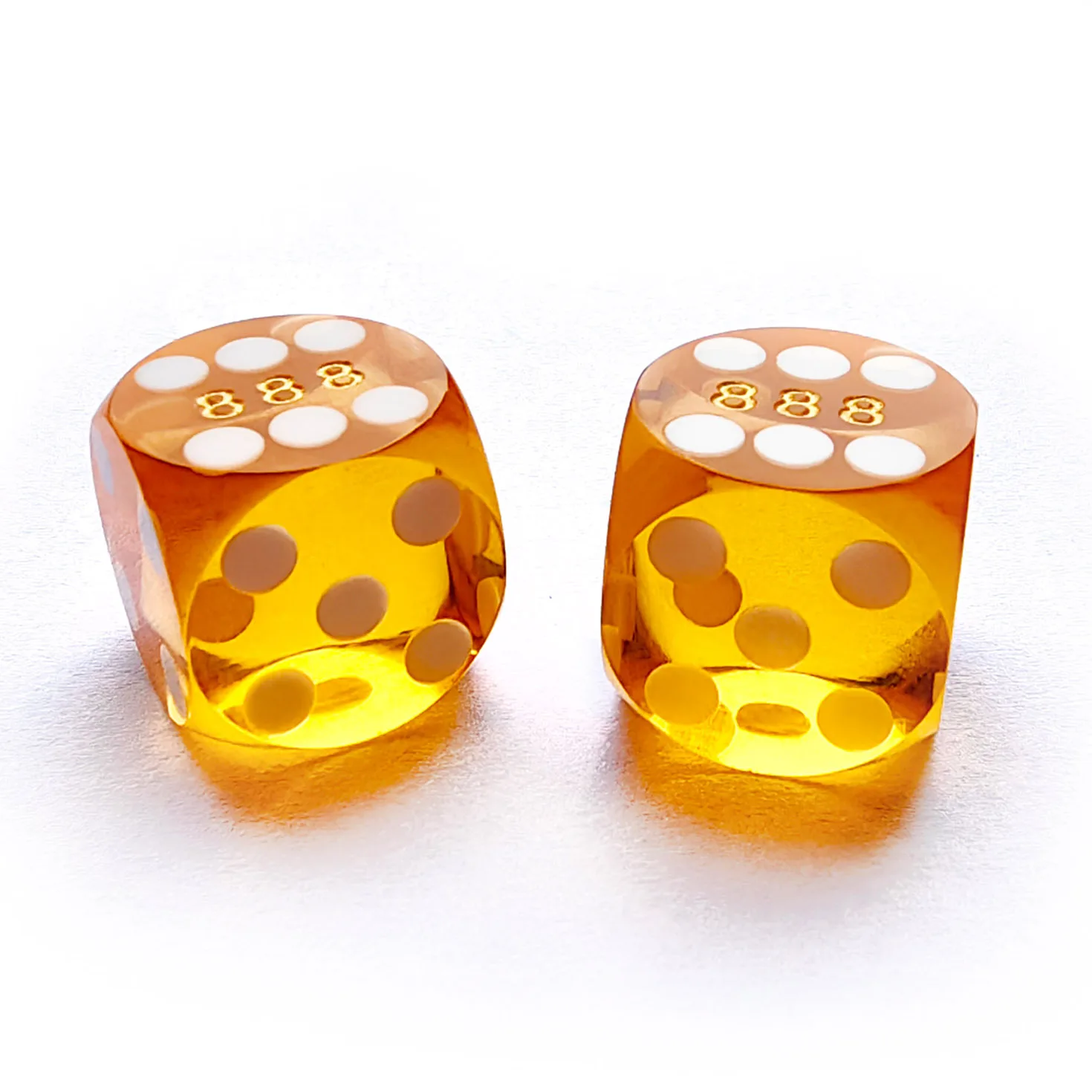 Precision Dice With Fancy Edges