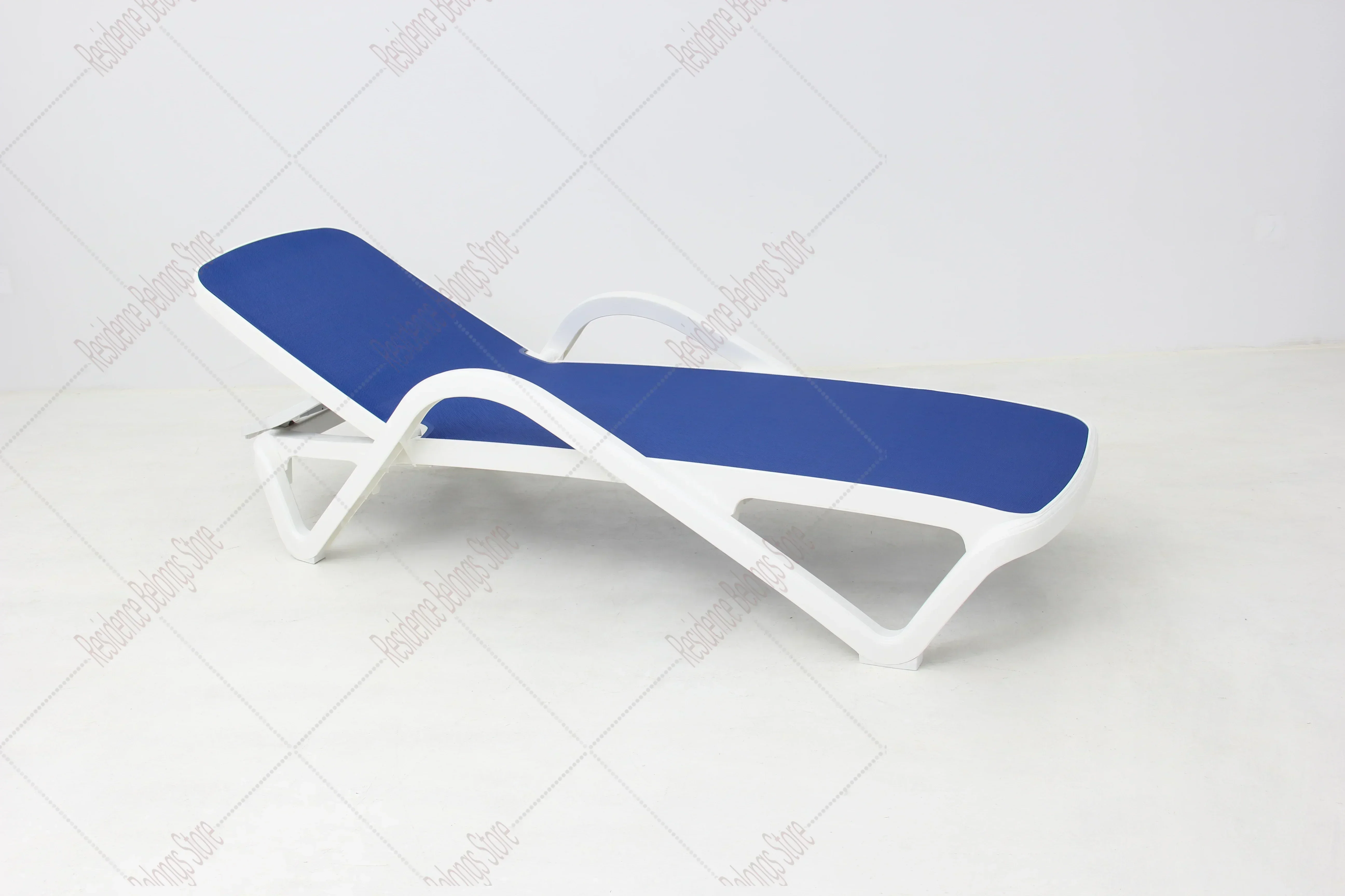 Polypropylene-Plastic-Sunbed-Pool-Sun-Loungers-Beach-Sea-Lounger-Chair.jpg