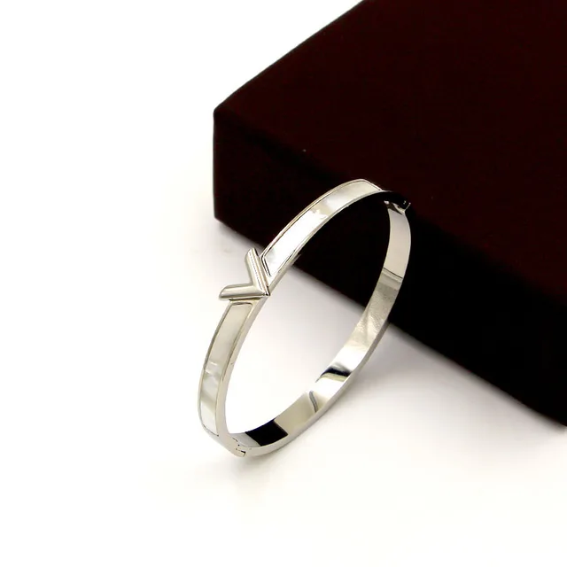 Luxury Brand Natural Shell V Shape Bracelet & Bangle For Women Men ...