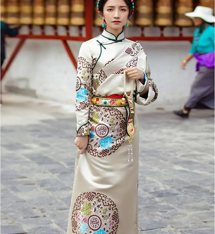 Original-Tibetan-Clothing-Female-Noble-Clothing-Tibetan-Robe.jpg