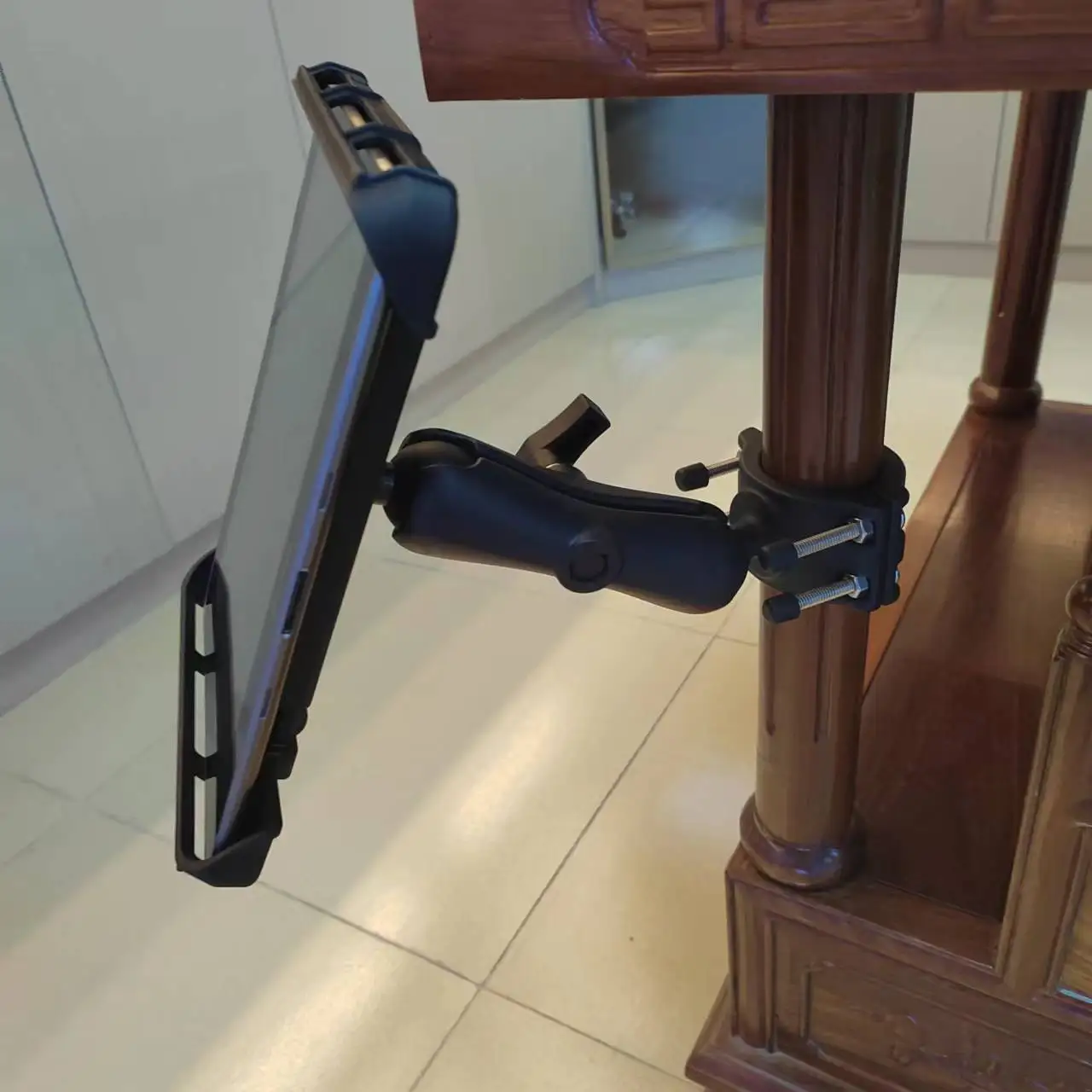 VIN Mounts Spring Loaded tablet pc bracket with Large Pipe Clamp and ...