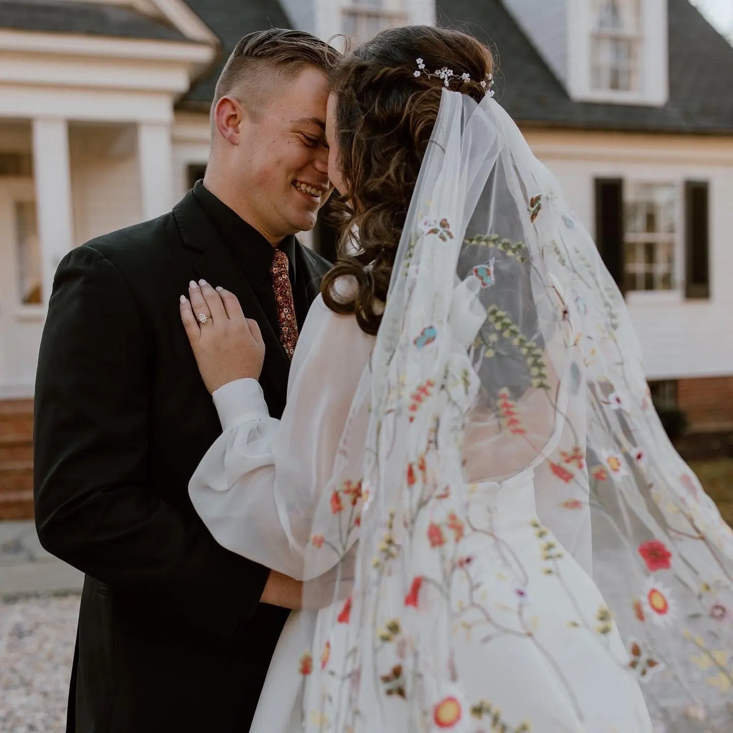 Wedding Veils With Flowers