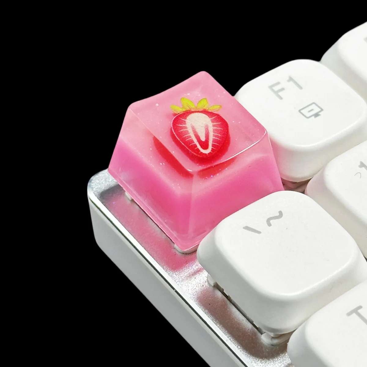Fruit Strawberry Keycaps Cute OEM R4 Height Key Caps Cross Axis ...