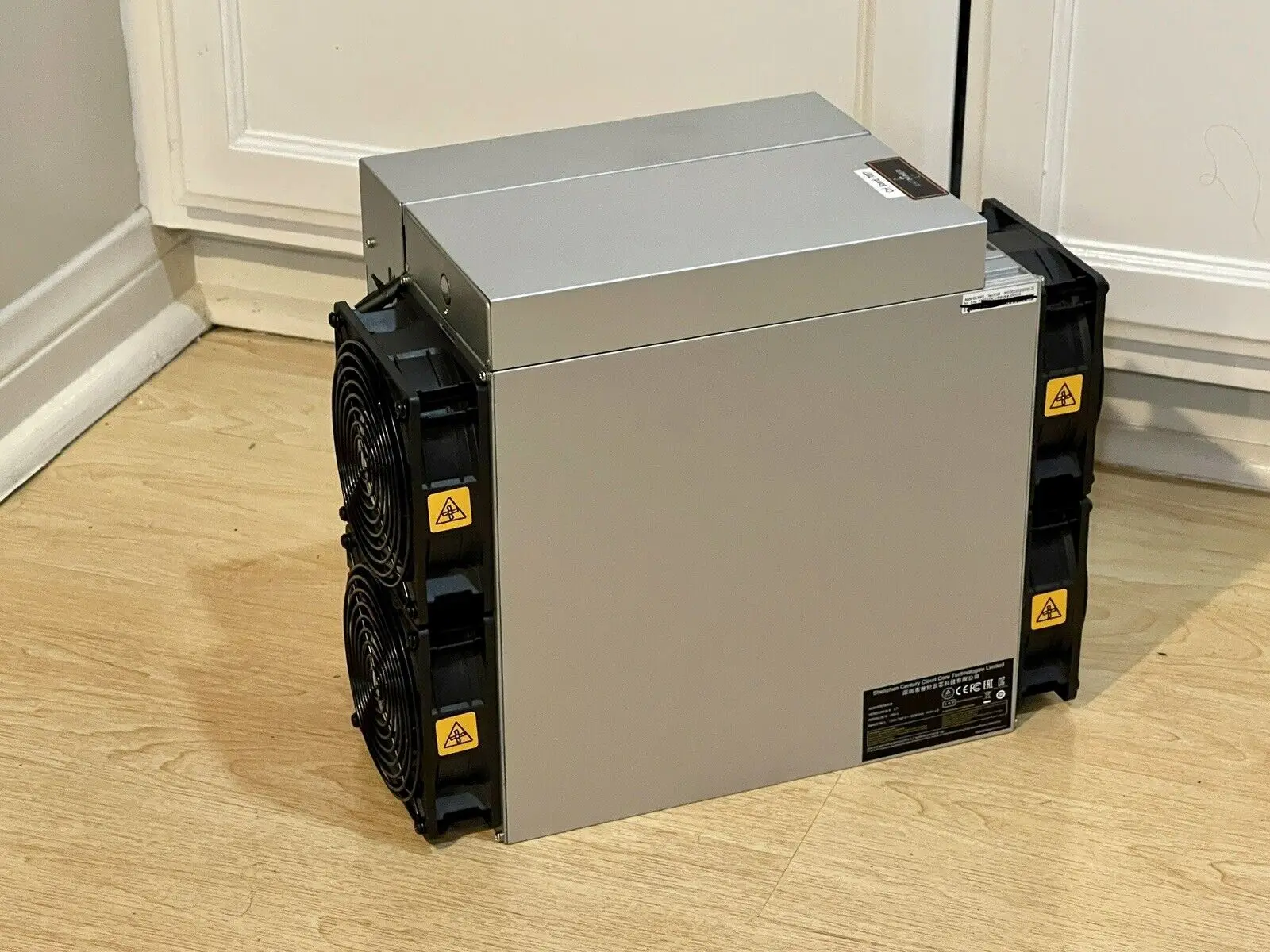 The-new-server-ASIK-ANTMINER-K7-63-5Th-3080W-supports-CKB-with-Power ...