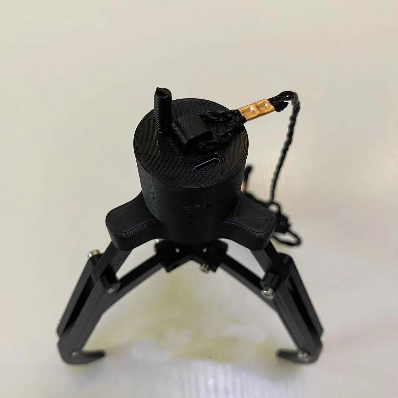UAV universal remote control mechanical hooks FPV drones explore hunt ...