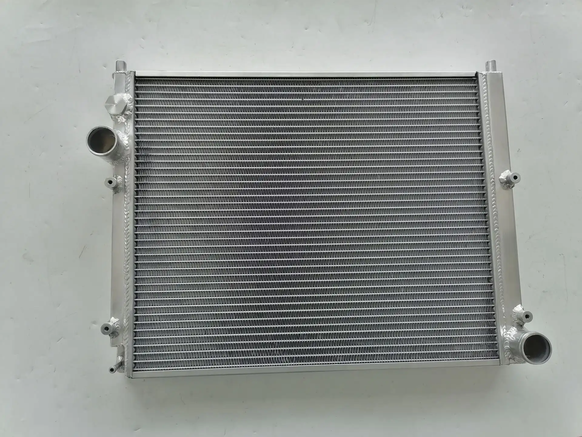 Aluminum-Radiator-for-Alfa-Romeo-75-162B-2-0-T-S-2-5L-3-0L-V6.jpg