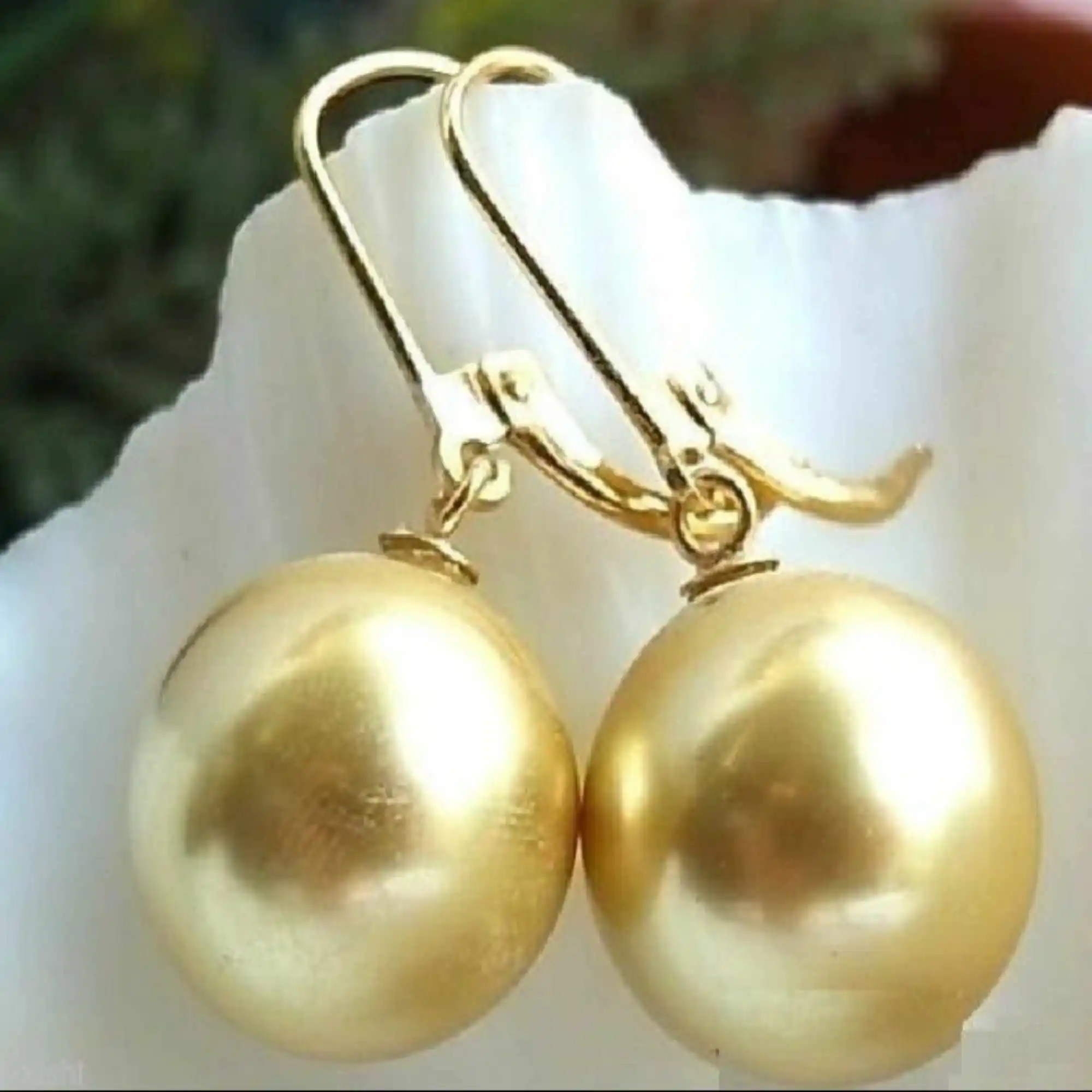 Fashion-round-shell-pearl-14k-yellow-gold-Handmade-earrings-Beautiful ...